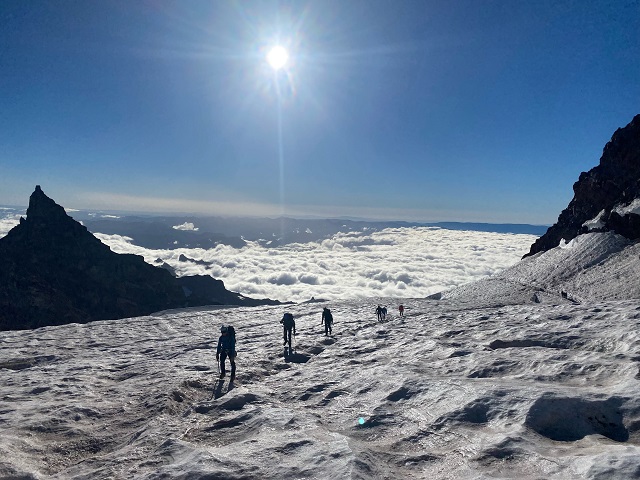 Mt. Rainier: Four Day Teams Have Windy Night, Take Walk to Ingraham ...